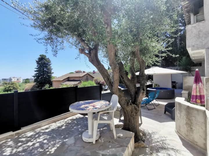 Grand Studio Terrasse Jacuzzi Vue Mer Golfe Juan - Vallauris