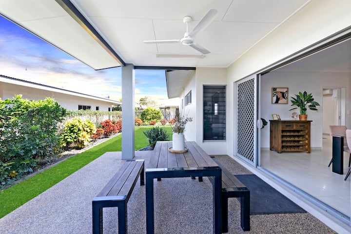 Zenhouse Prestige: Modern ~ Stylish ~ Private Lawn - Casuarina