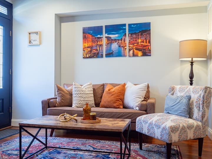 Amazing Townhouse - Heart Of Little Italy - Baltimore, MD