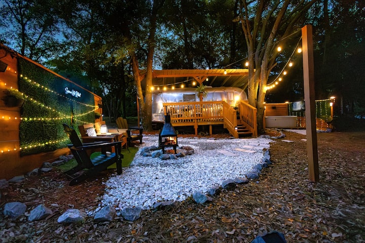 Lakefront Airstream With Hot Tub Close To Springs! - Florida