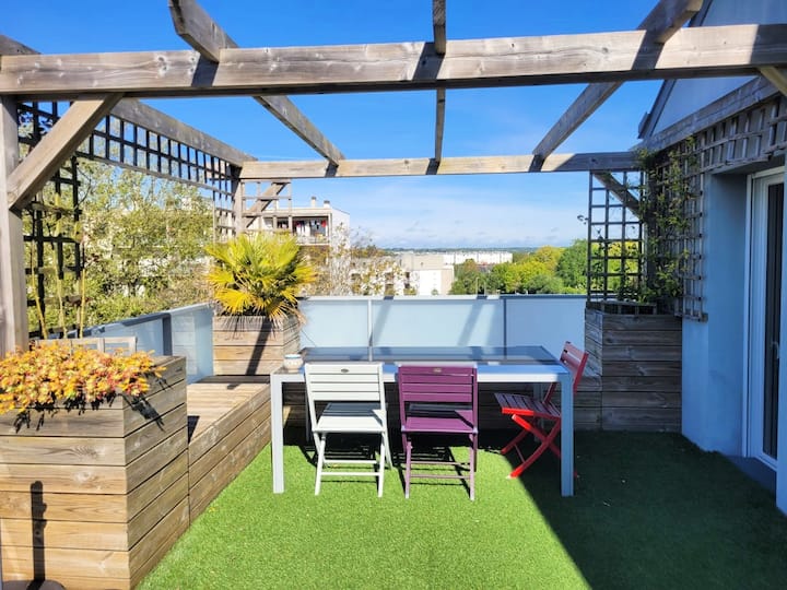 Le Nid : Rooftop Moderne Surplombant La Ville - Basse-Goulaine