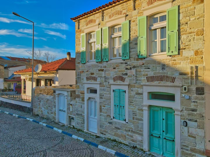 Miniq 105 - Garden Cinema, Bbq, Foça Stone House - Foça