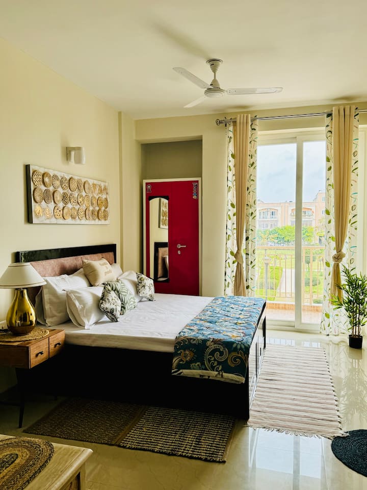 Sukoon: Only Property With Balcony And Garden View - Vrindavan