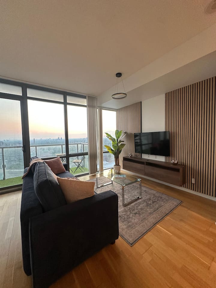 Brightly Lit Suite Centrally Located |Uoft|ryerson - Toronto