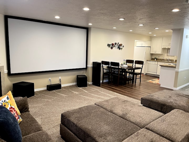 Basement Apt-country Setting (1,800 Sq Ft) - 샌디
