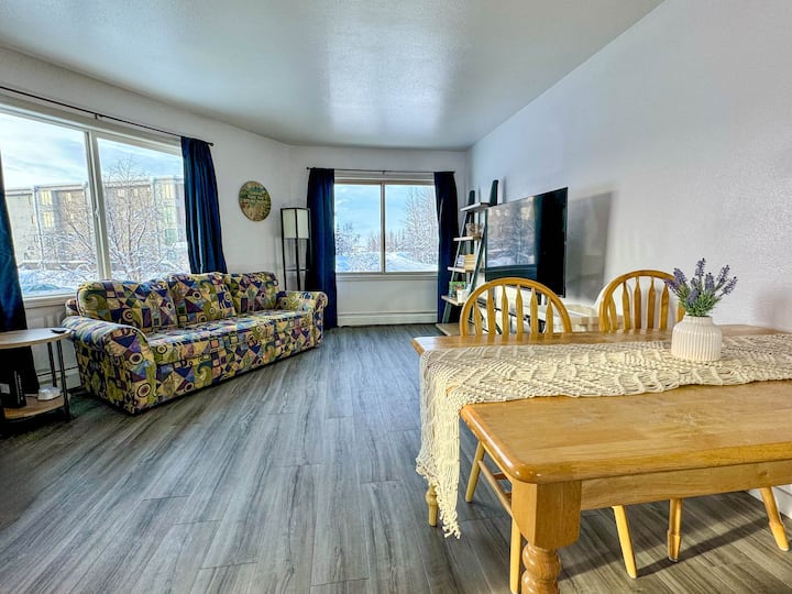Modern 3 B/r Anchorage Retreat - アンカレジ, AK