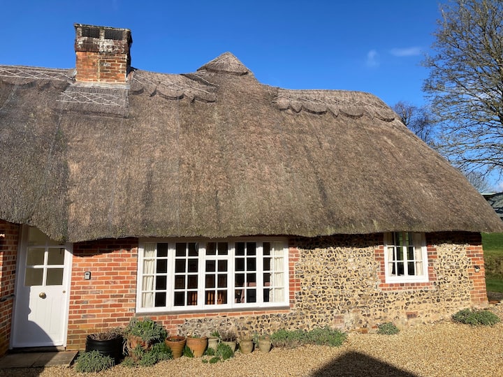 Little Cottage, Binley - Highclere