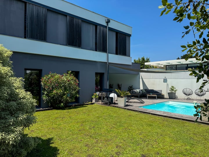 Villa D’architecte Avec Piscine. - Eysines