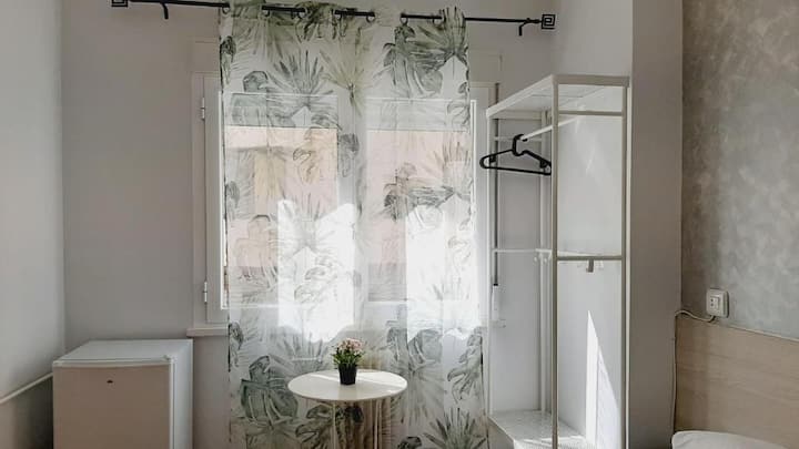 Hostal Lucía By Gaiarooms - Hab Doble Con Cocina - Salamanca, Spain