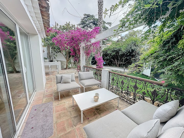 55m2 Charmante Maison Mitoyenne, Jardin, Parking - Cannes