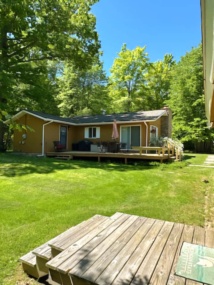 Country Corner Off Round Point Lake Access 1 Mile - Mullett Lake, MI