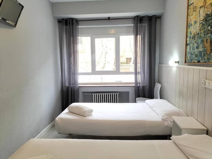 Hostal Albero By Gaiarooms-habdoble Bañocompartido - Salamanca