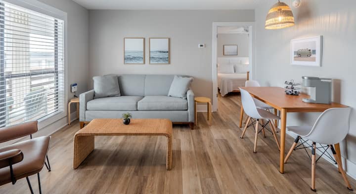 Beach House Oki - King Suite - Bald Head Island, NC