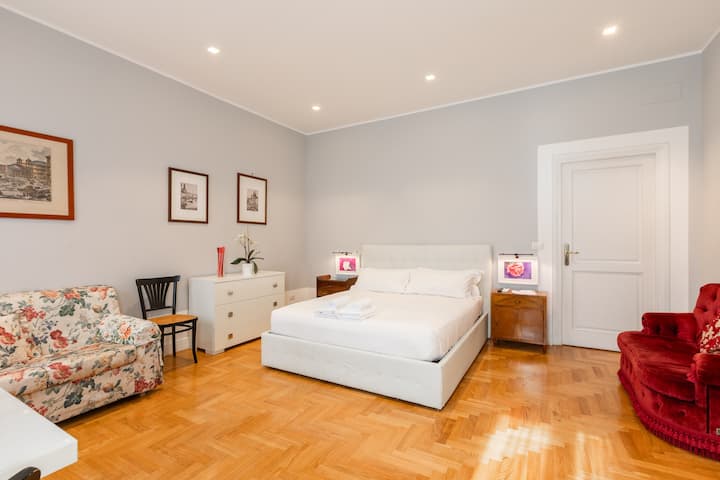 New! Salandra Roomsuiterome X 2/3 - 로마