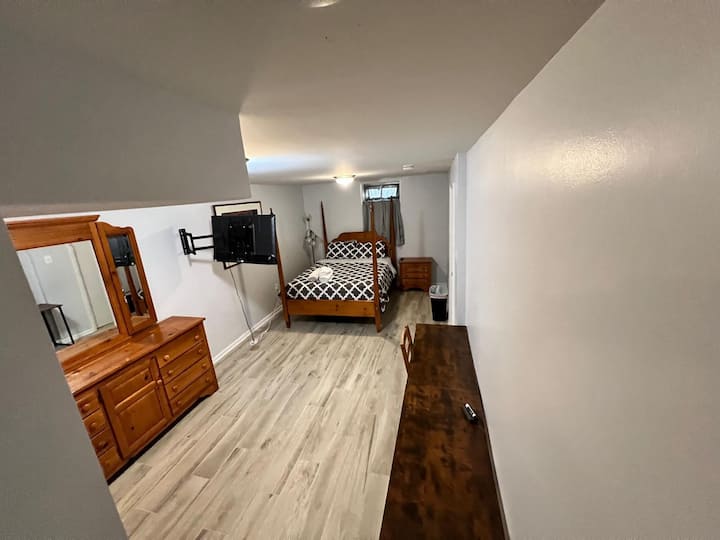 1 Mi To Reston Wiehle Metro, Queen Bed W/ Parking - Reston, VA