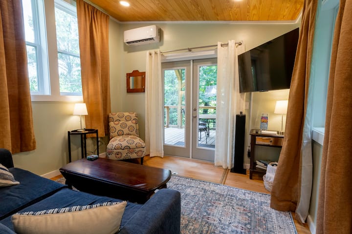The Spring Cabin At Weaver Woods - Weaverville, NC
