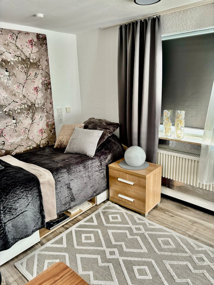 Möbiliertes Häuschen/ 1 Zimmer Apartment Mit Bad - Dietzenbach