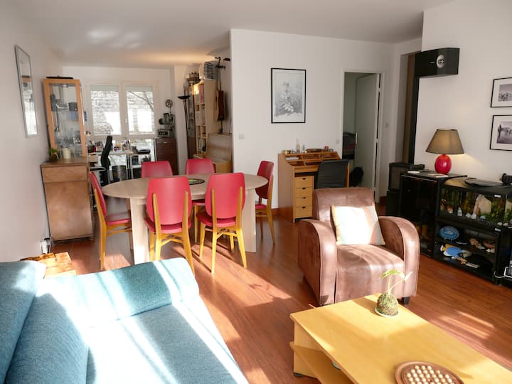 Appartement Dans Résidence Calme - Paris