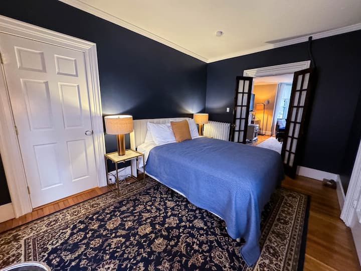 * Stunning Historic 3 Bedroom * Downtown Oswego - Oswego, NY
