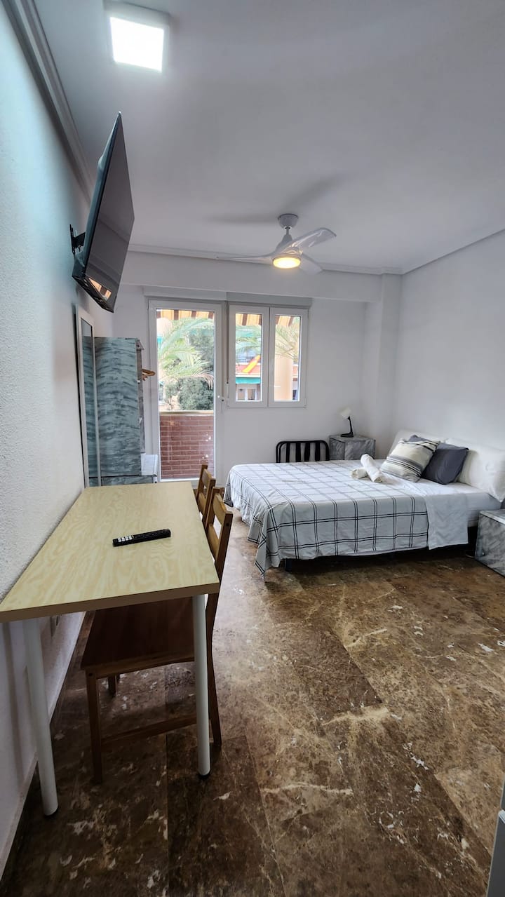 Espléndido Y Acogedor Estudio Exterior Con Balcón - 瓦倫西亞