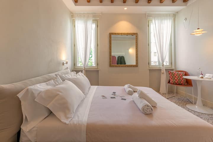 Lucky Room-suite In The Hystoric Center - Parma