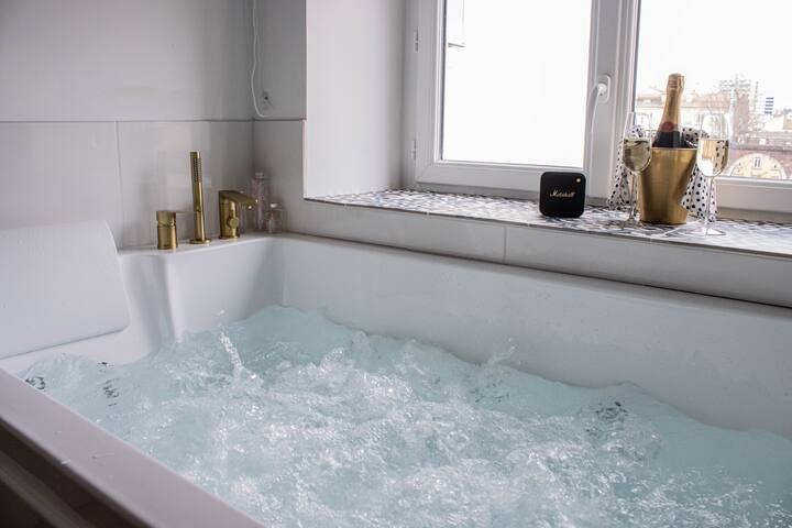 Suite Saphir - Jacuzzi & Sauna - Saint-Étienne