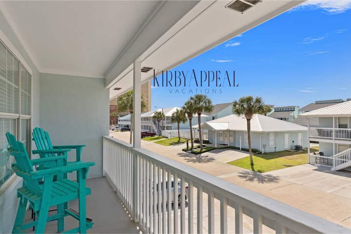 Cozy Pcb Condo • Walk To Beach + Free Beach Gear - Florida