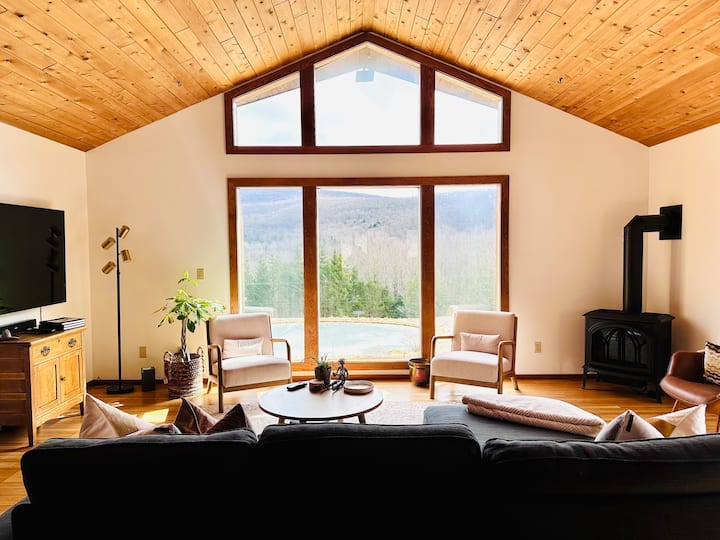 The Borderless Retreat Chalet - Fleischmanns, NY
