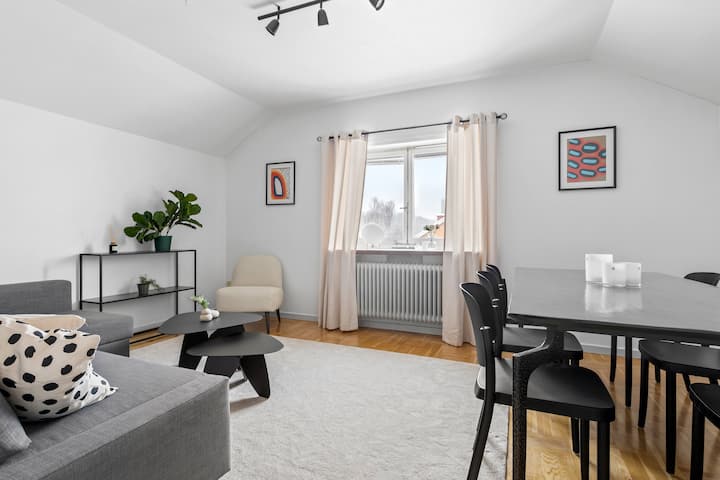 Charmig Vindsvånings Lgh I Hägersten Vån 2 (1202) - Stockholm