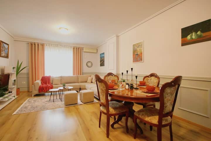 Johan's Apartment - 티라나