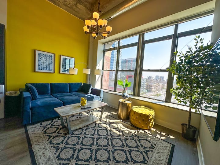 Bright & Stylish 2br Suite Near Mccormick, Grant - Wintrust Arena
