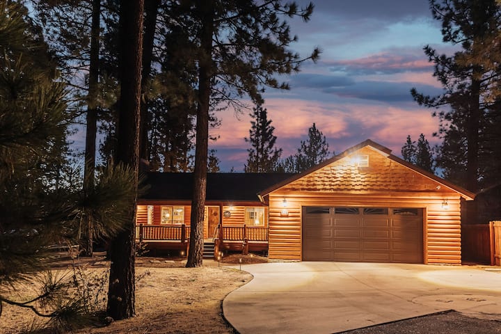 Walk To Snow Summit + Game Room, Fire Pit & Spa! - Big Bear Lake, CA