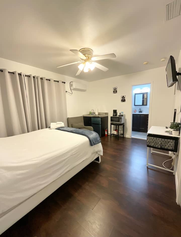 Private Near Guitar Casino - Miami Gardens, FL