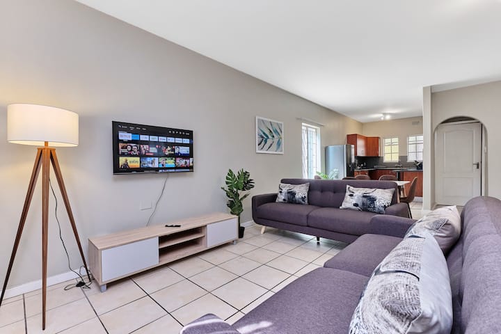Riv5-spacious 6 Sleeper- 3bed/2bath-pool. - Sandton