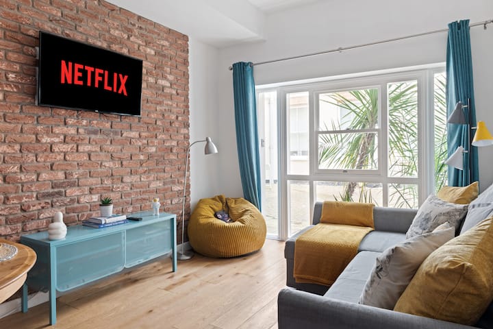 Urban Elegance: 2 Bed Luxury Retreat - Nottingham