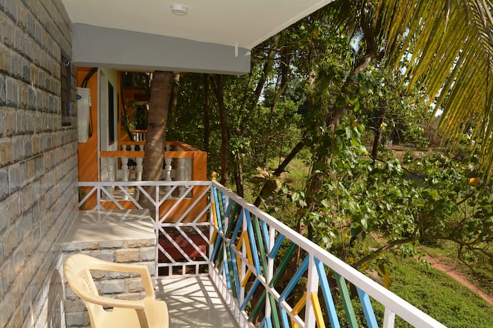 Chill Outs Apartment - Goa