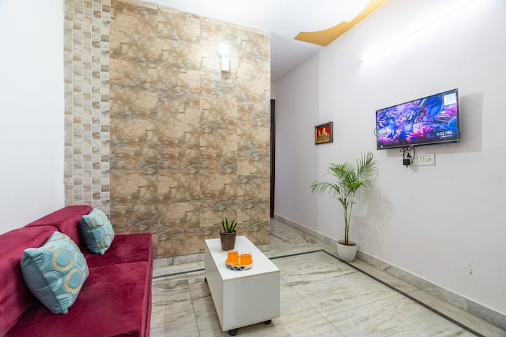 Homlee-best Value 1bhk-ground Floor-vaishali Metro - Ghaziabad