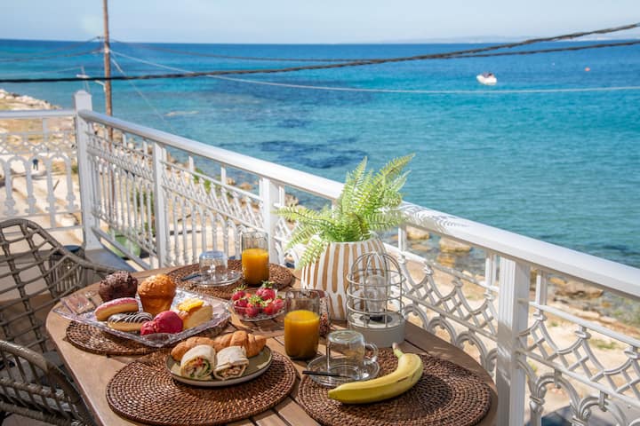 Mare Nostrum Seafront Apartment - Zakynthos