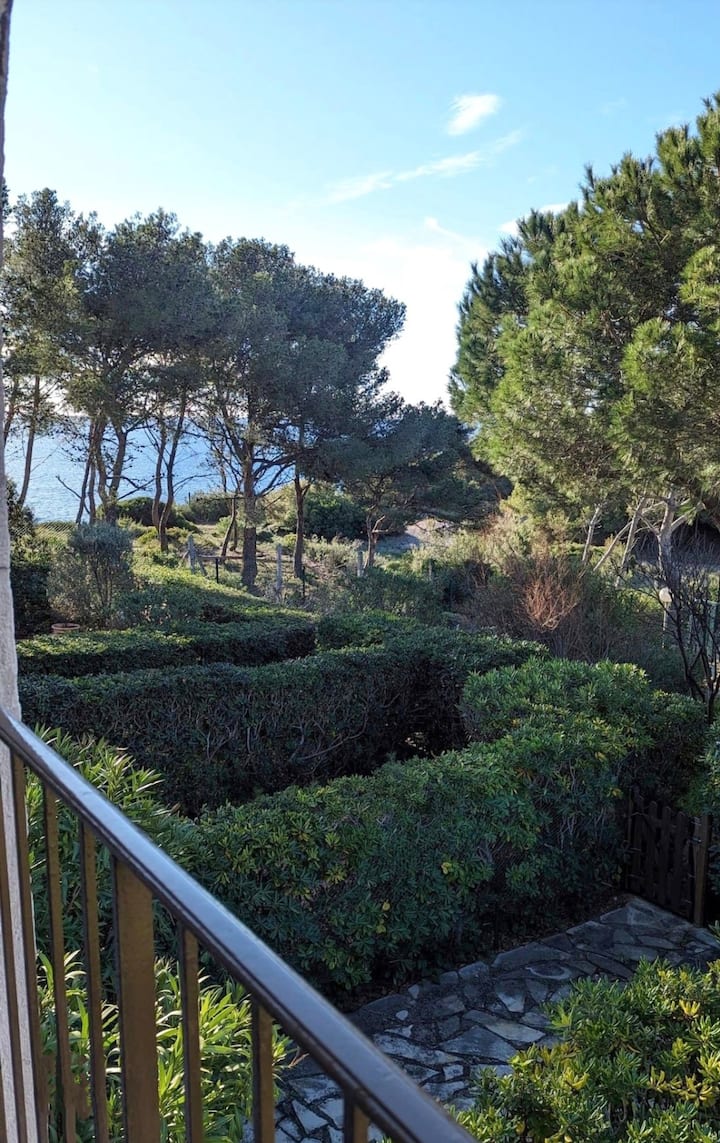 Les Saules à Cap Soleil
Prix De Dernière Minute - Saint-Mandrier-sur-Mer
