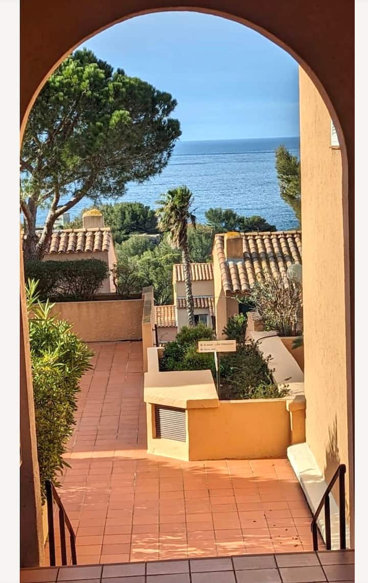 Prix Flash
Charmant T2 Lumineux Et Calme Absolu - Saint-Mandrier-sur-Mer