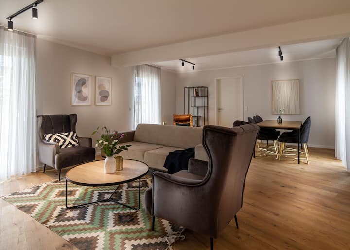 Deluxe Rheinblick Suite Mit Balkon - Düsseldorf