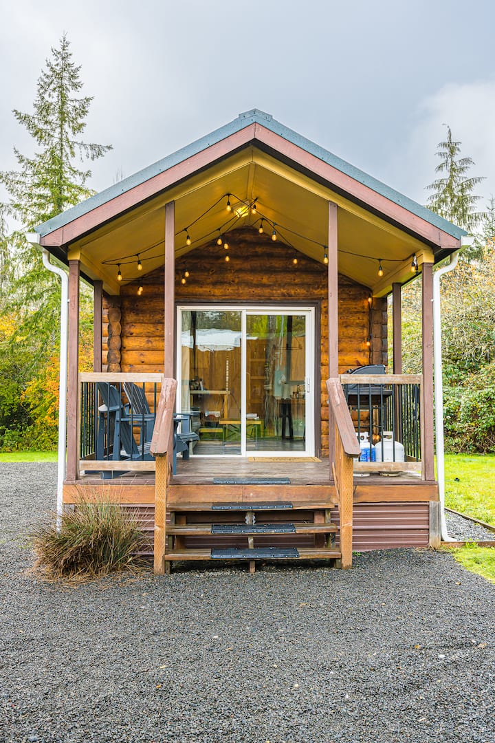 Beaver's Den: Private & Cozy Experience - Forks, WA