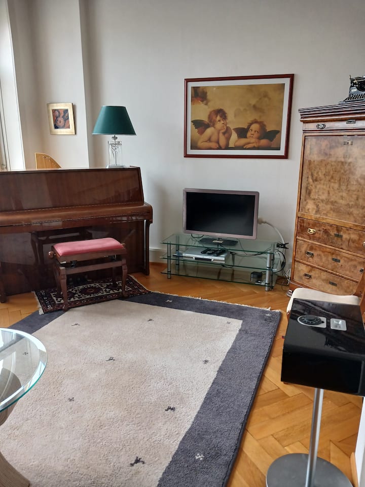 Charmante Jugendstilwohnung
Mit Tiefengaragenplatz - St. Gallen