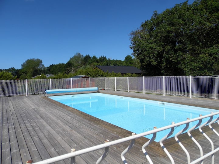Escale Bleue Azur
Cabane Côtière Avec Piscine - Pont-l'Abbé
