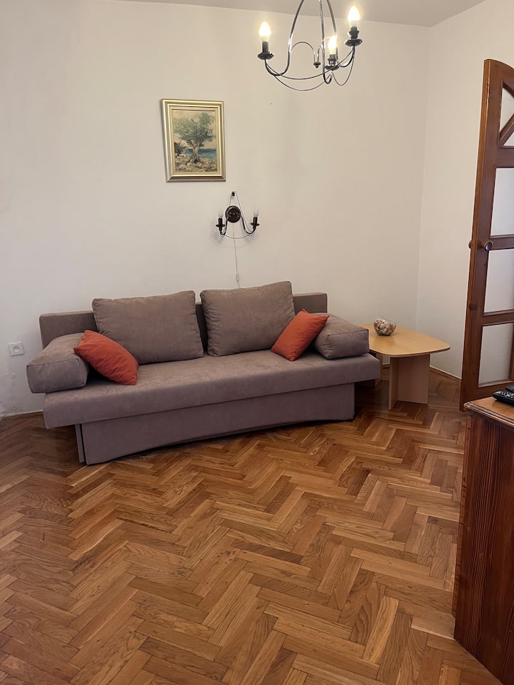 Cozy Apartment W/ Terrace - Mandre