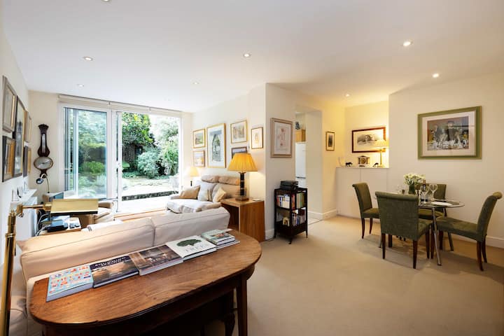 Artist's Oasis, By Veeve - Fulham