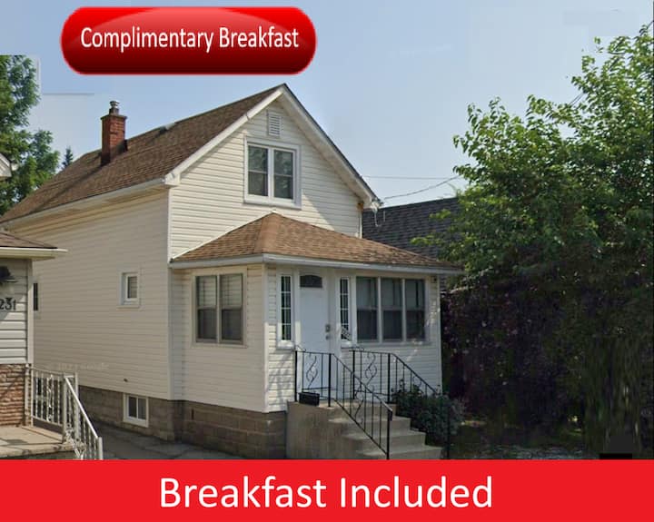Cozy 3 Bedroom Downtown Hideaway Niagara Cottage - Niagara Falls