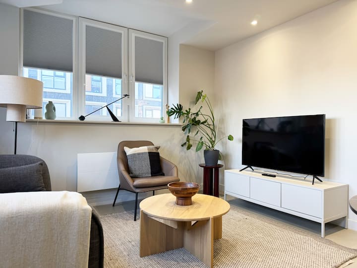 2bed Apartment & Shared Hot Tubs - Liverpool