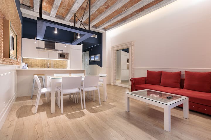 Piso Reformado Con Piscina - Barcelona