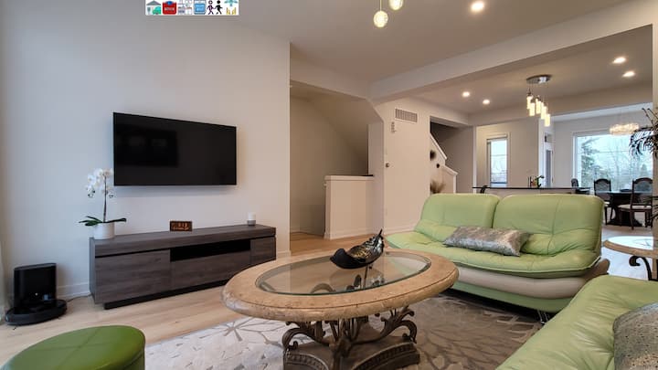 Chic 3 Bedroom W/ Parking, Ev Charger - Guelph